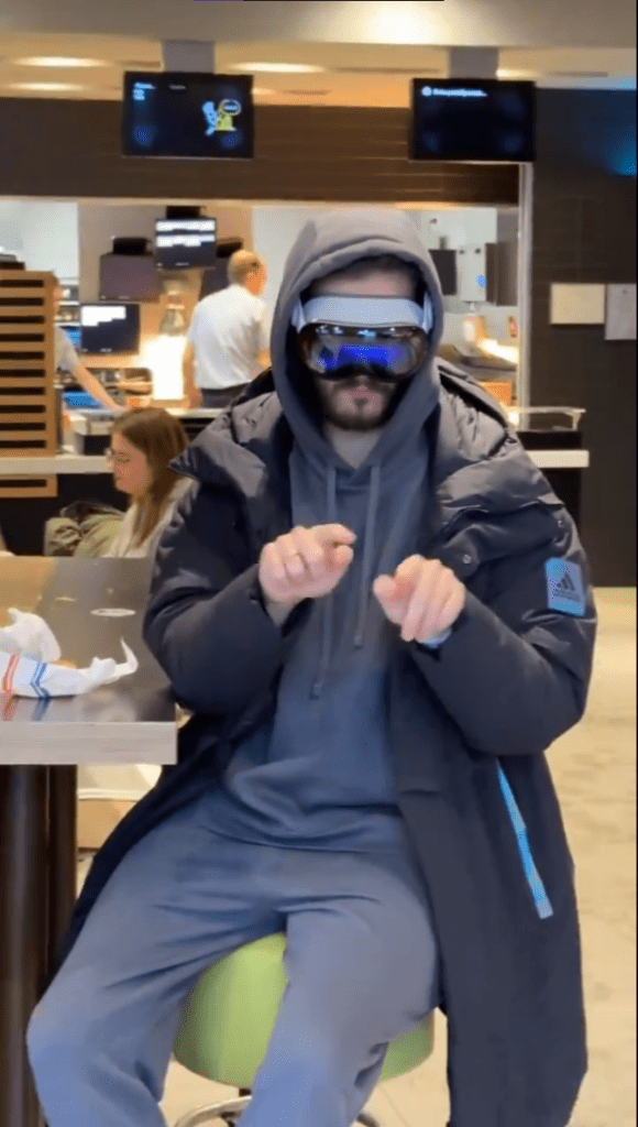 People are Returning Apple Vision Pro. Why? | Mugen Milano